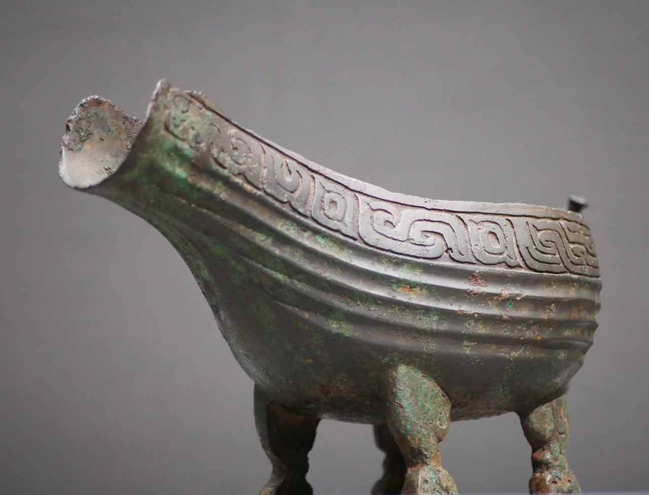 中国青銅器展。饕餮紋（とうてつもん）がたっぷり見られる。 – Magazine7